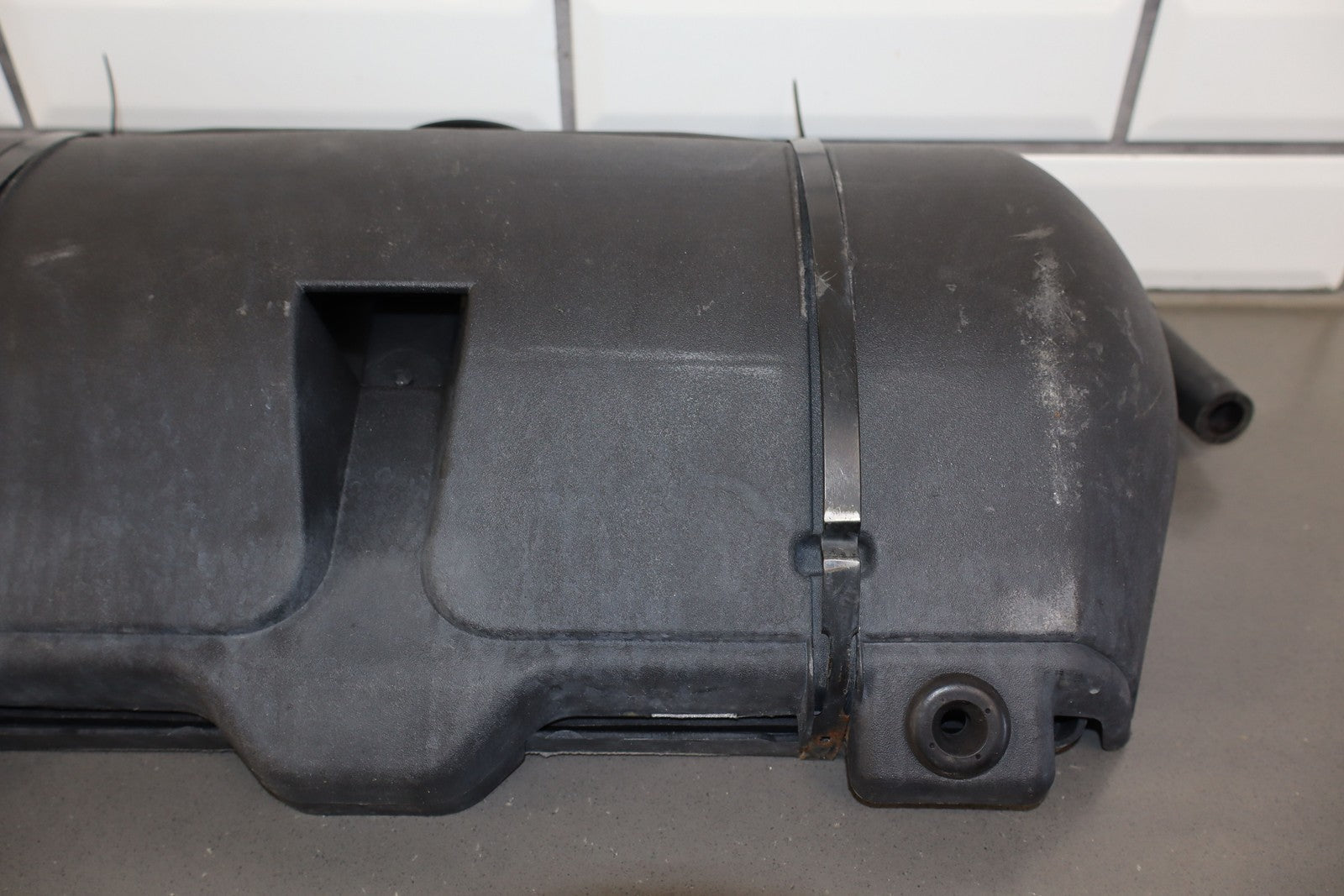 01-04 Corvette C5 5.7L Air Cleaner Intake Tube Box Base Lid Straps (No ...