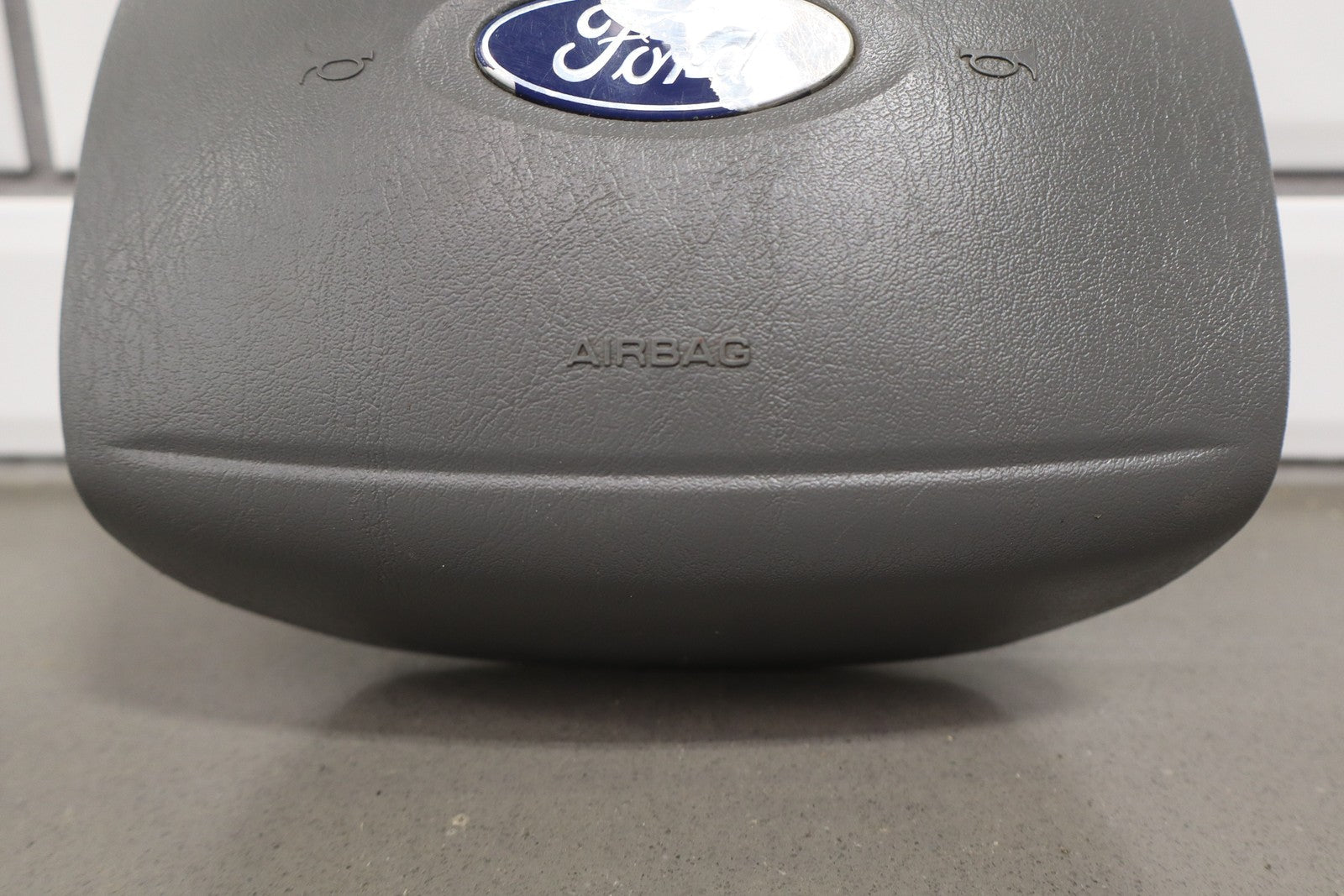 2002-2004 Ford Excursion Driver Steering Wheel Air Bag Medium Flint 3E ...