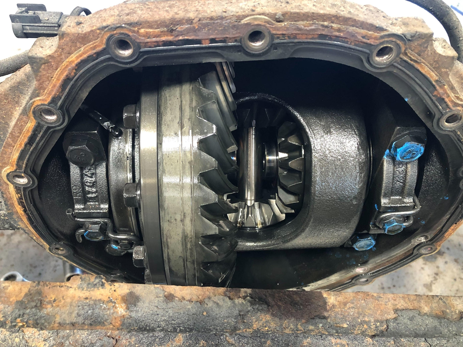 03-05 Hummer H2 Rear Axle 4.10 Gear Ratio (Opt GT5) W 03-05 Hummer H2 Rear Axle 4.10 Gear Ratio (Opt GT5) W