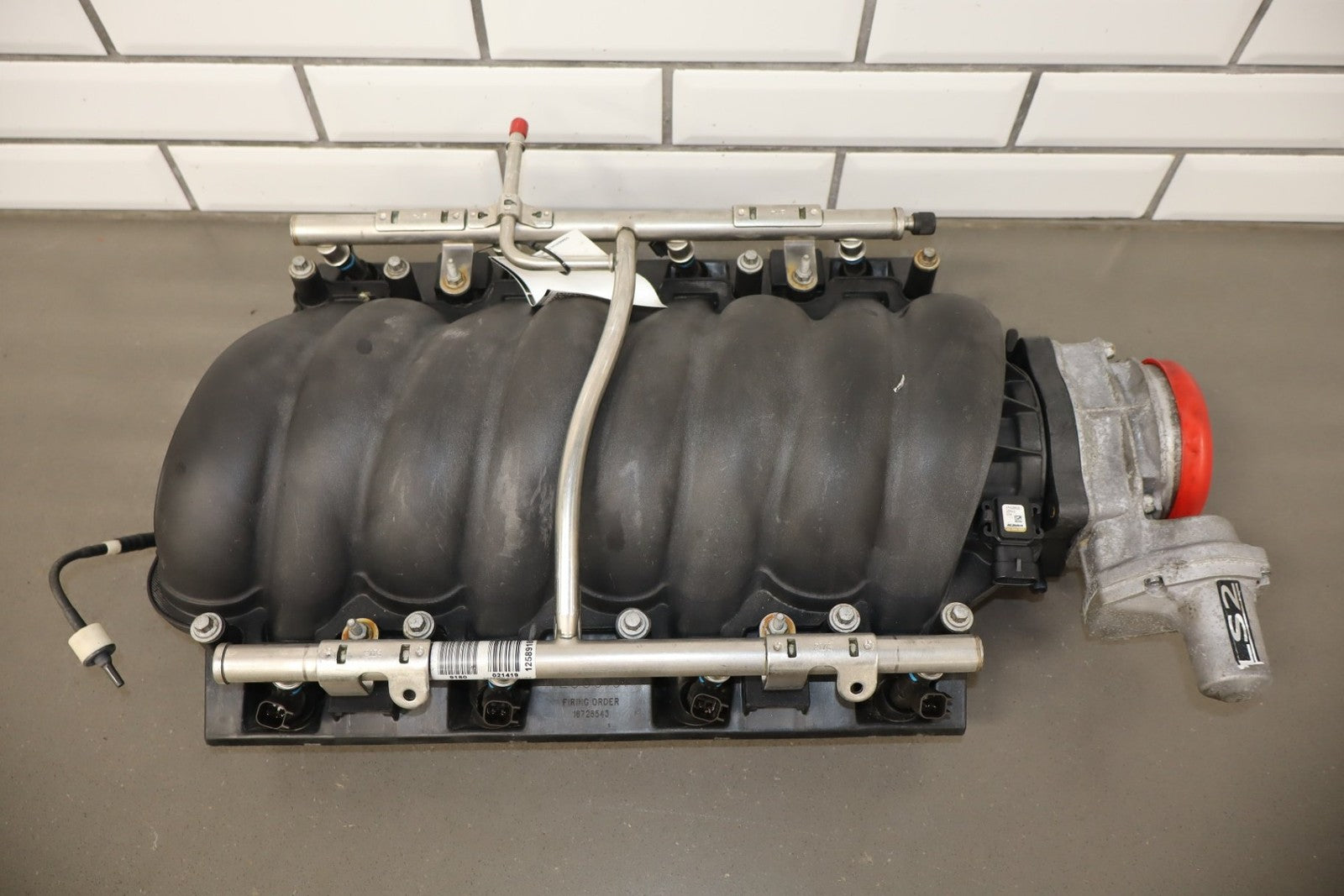 2005 Pontiac GTO Intake Manifold 89017648 – J & J Auto Wrecking