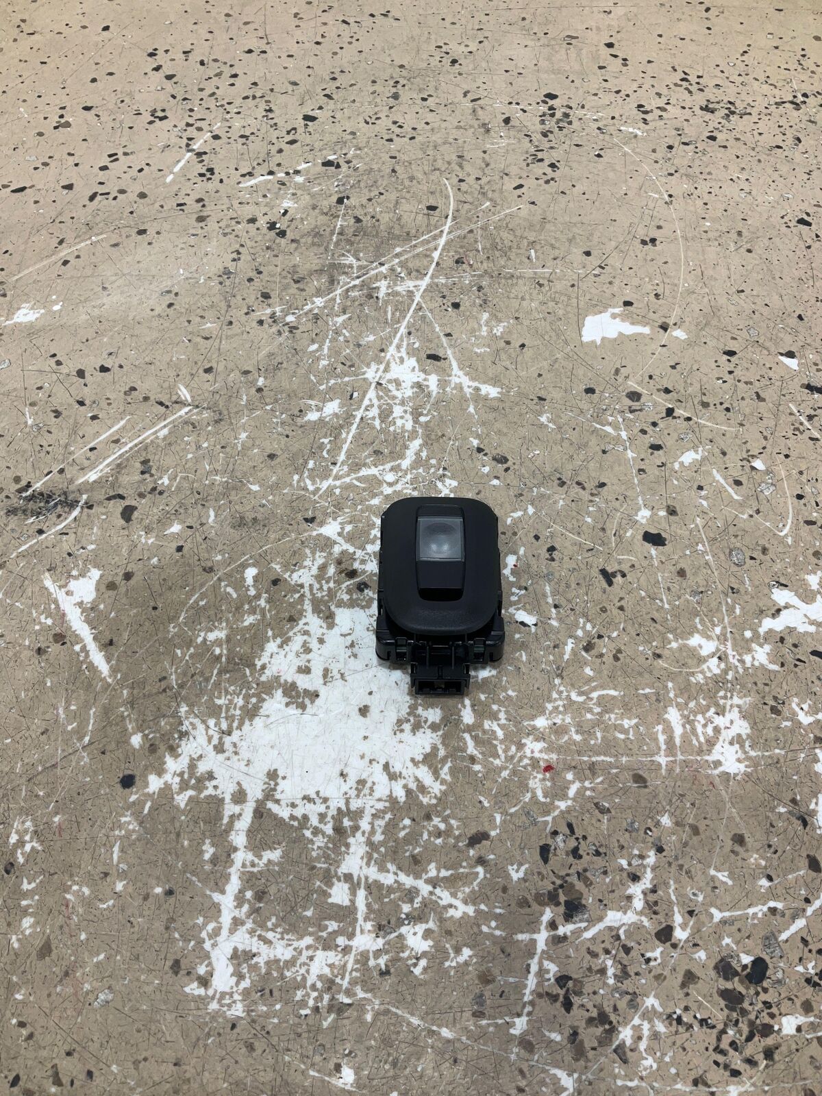 19-22 Ram 1500 REAR Left LH LED Overhead Map light W/Bezel (Black DLX9 ...