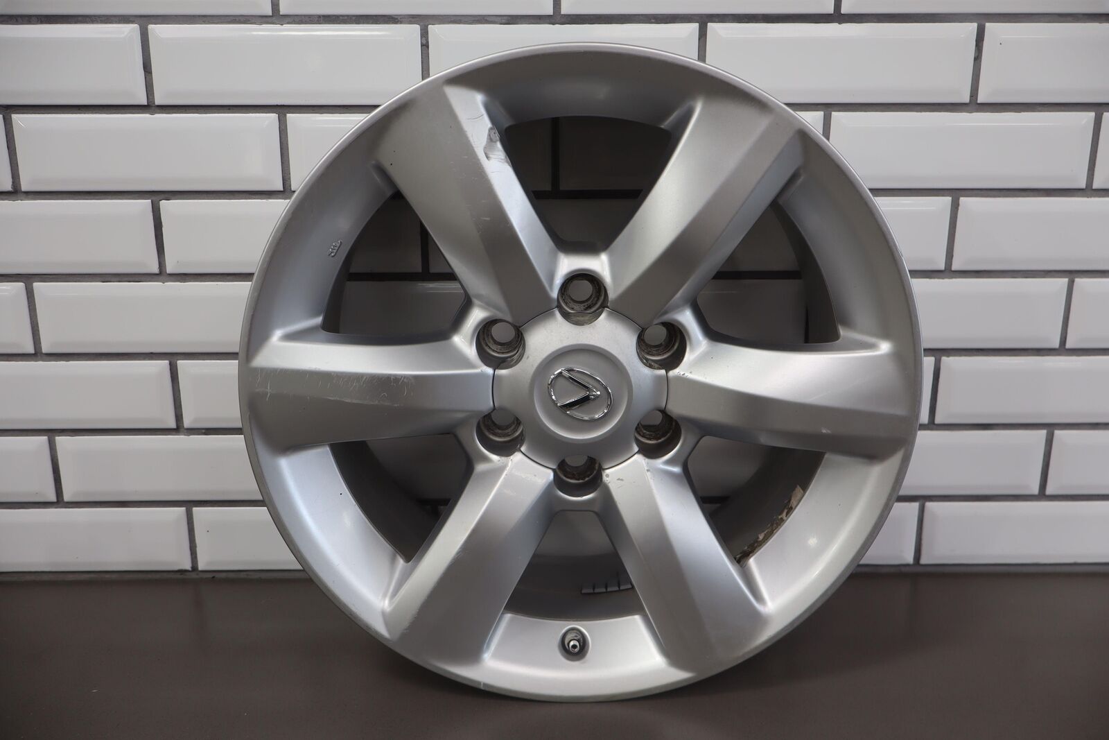 10-20 Lexus GX460 18x7.5 OEM 6 Spoke Wheel (Silver) W/ Center Cap (Face ...