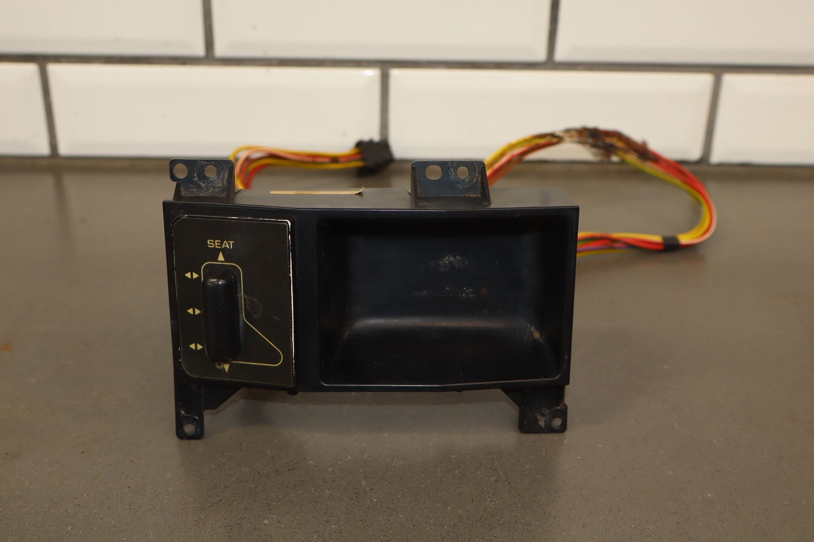 1992-1993 C4 Corvette Left Power Seat Control Switch Panel W/Wiring Pl ...