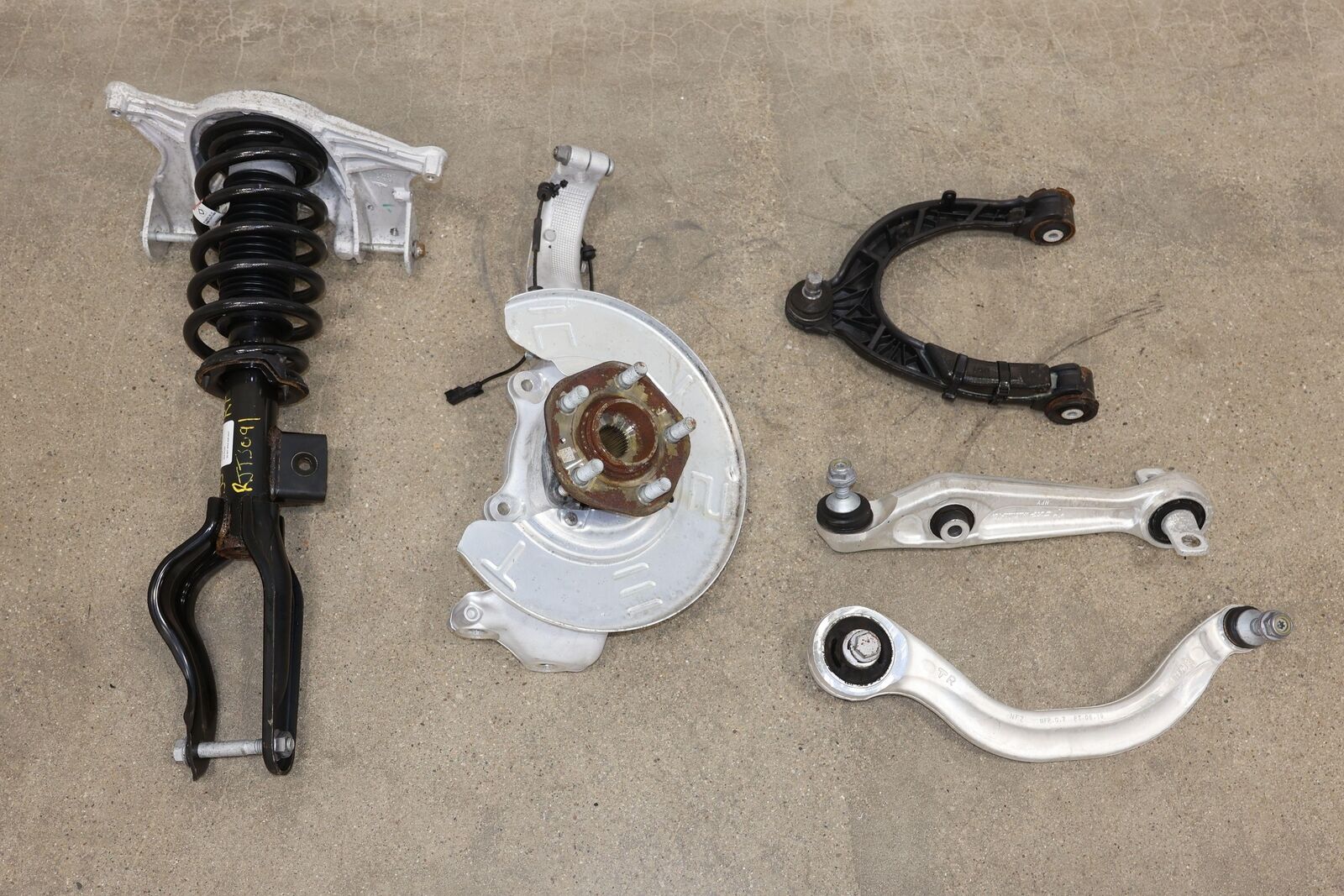 17-23 Tesla Model 3 Front Right Spindle Knuckle W/Control Arms (Dual ...