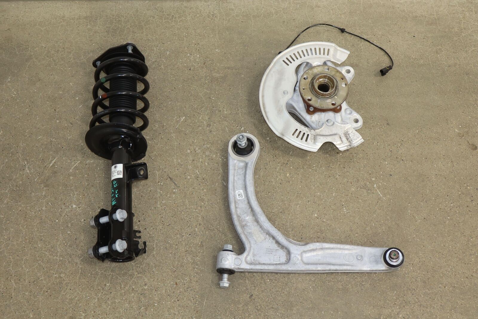 2023 Fisker Ocean Right RH Front Spindle / Knuckle / Lower Control Arm ...