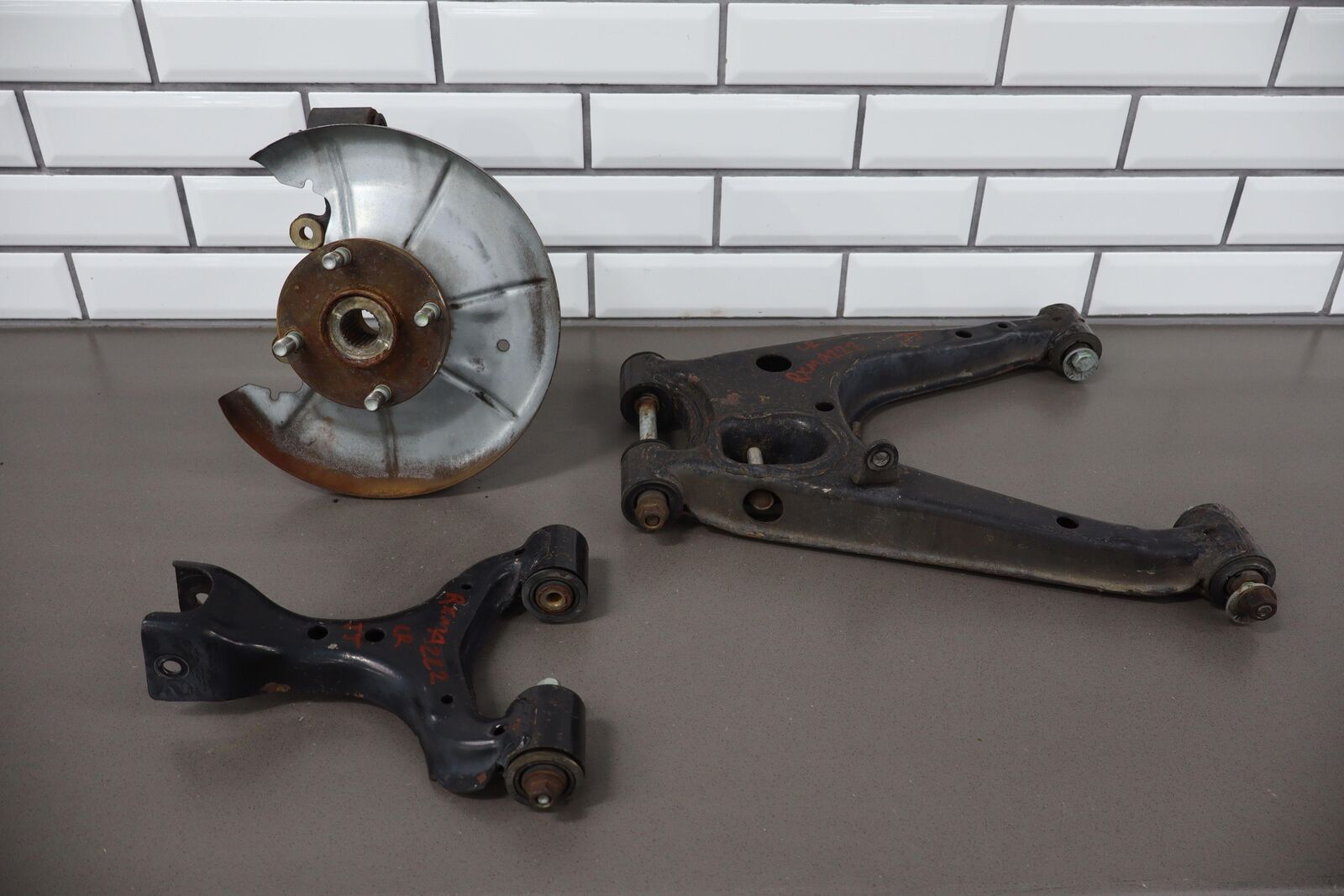 99-00 Mazda Miata NB Left Driver Rear Suspension Knuckle Spindle ...